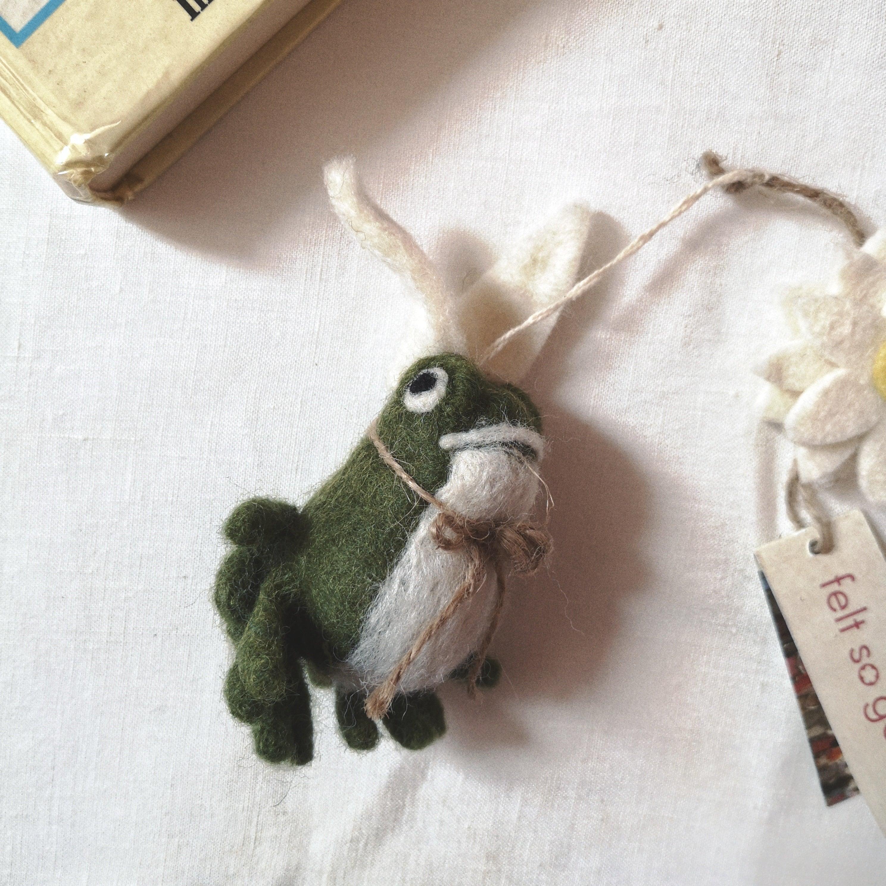 Easter bunny frog – Stellina